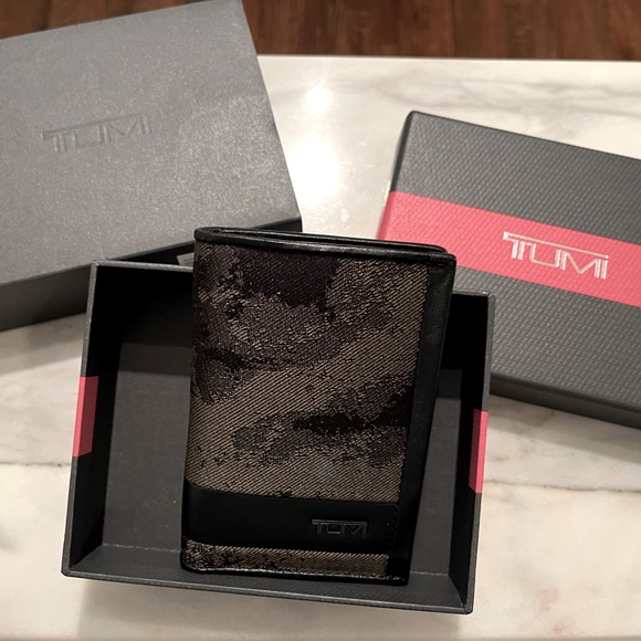 Tumi | Bags | Tumi Tumi Multi Card Case Wallet | Poshmark